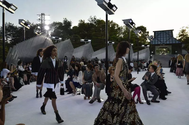 Tiroedd Louis Vuitton yn Kyoto gyda Digon o Ysbrydoliaeth 62031_60