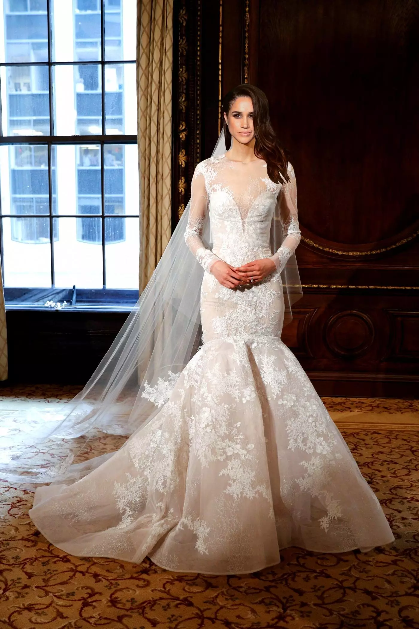 10 trouwjurken dy't Meghan Markle moatte drage fan 'e Bridal Fashion Week 62147_11