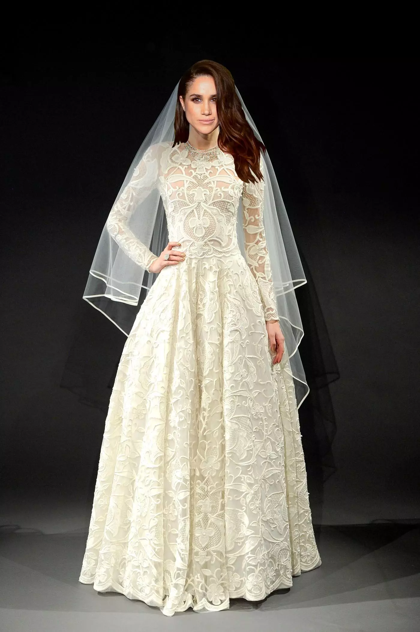 10 sukien ślubnych, które Meghan Markle powinna nosić podczas tygodnia mody ślubnej 62147_9