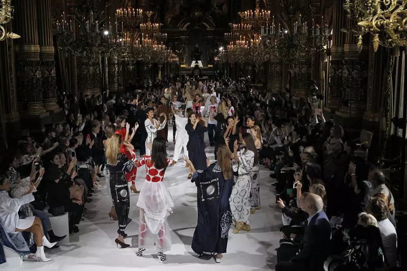 Стелла Маккартні приносить задоволення на Тиждень моди в Парижі 63575_2