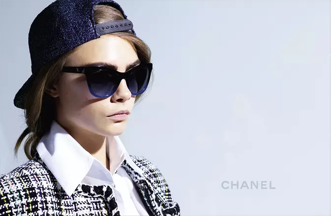 Cara Delevingne återvänder till modellering med Chanel-kampanjen