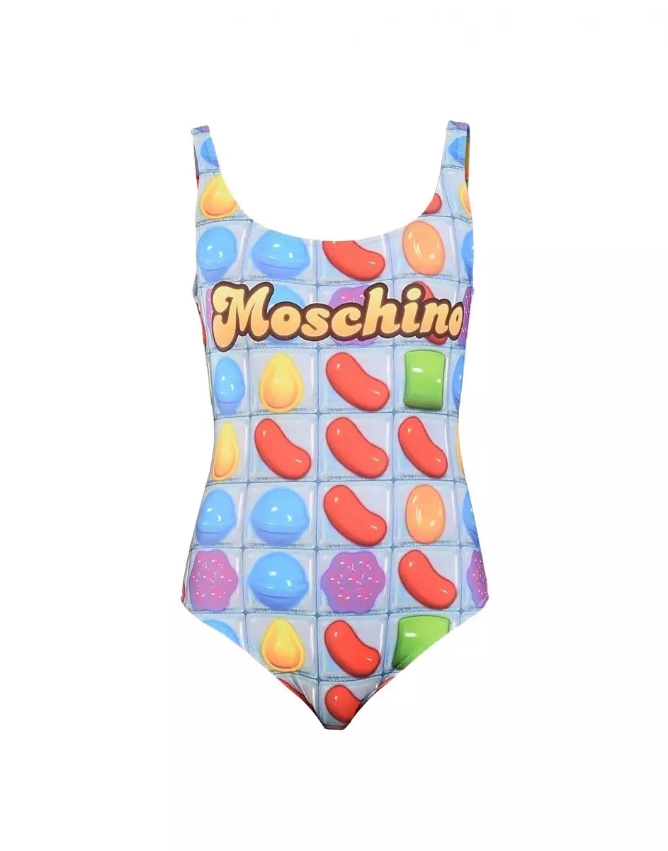 Moschino ان کي Coachella تي چيڀاٽي ٿو 64640_4