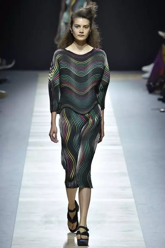 Issey Miyake Весна 2016 65389_39