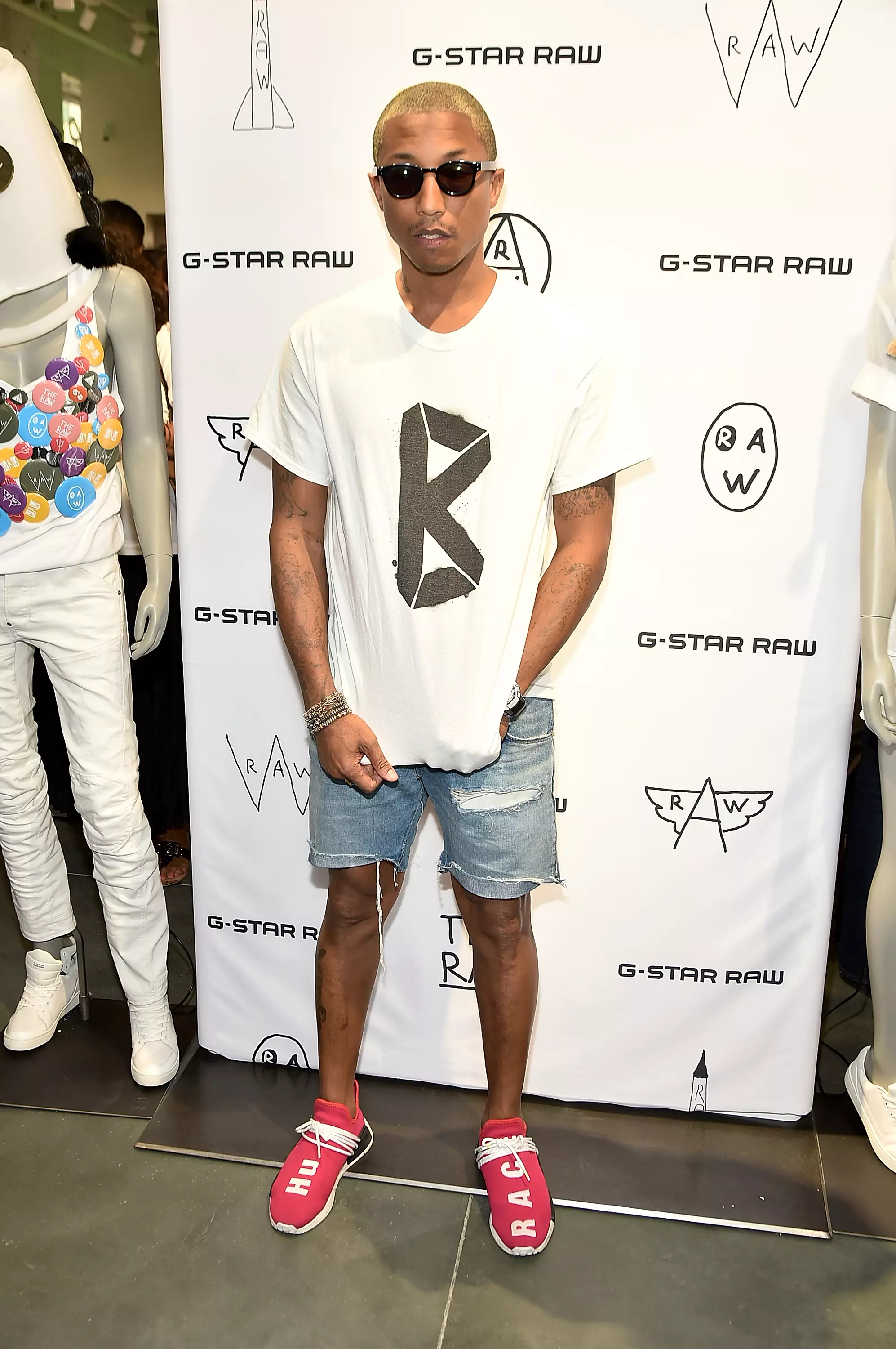 Pharrell Williams lit ús de nije 5th Ave. Digs fan G-Star RAW sjen 65951_1