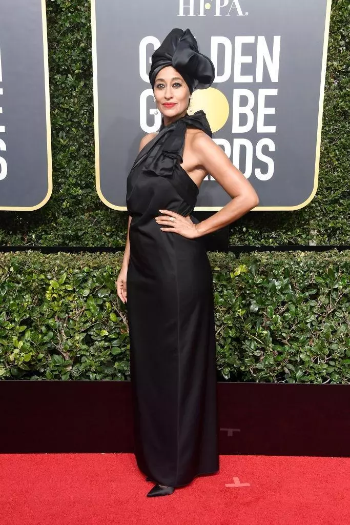 71 Stunning Black Dresses Los Ntawm Golden Globes Red Carpet 6671_35