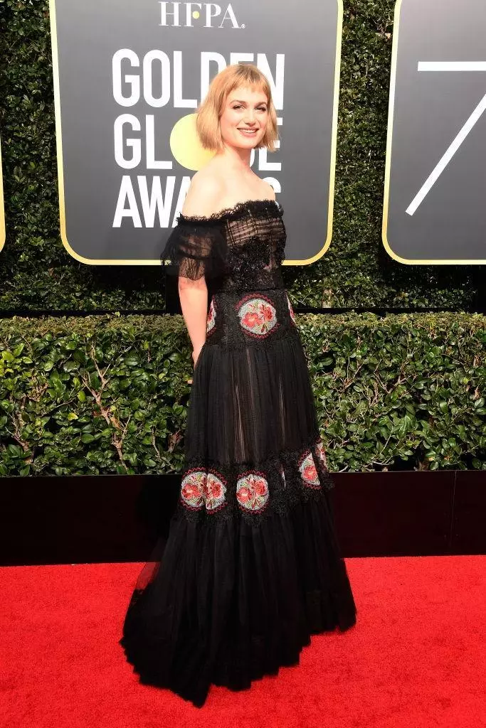 71 Stunning Black Dresses Los Ntawm Golden Globes Red Carpet 6671_45