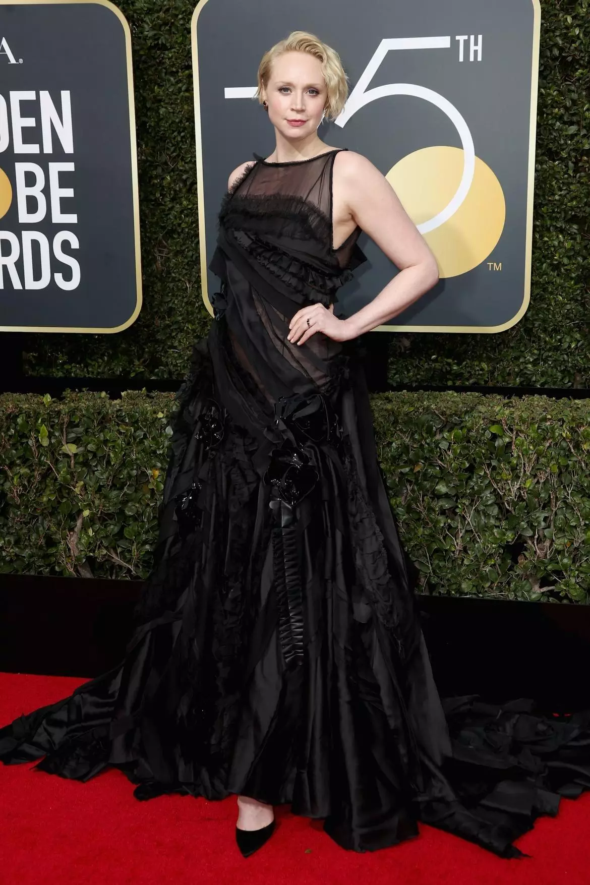 71 Stunning Black Dresses Los Ntawm Golden Globes Red Carpet 6671_51