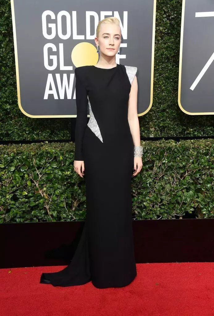 71 Stunning Black Dresses Los Ntawm Golden Globes Red Carpet 6671_69