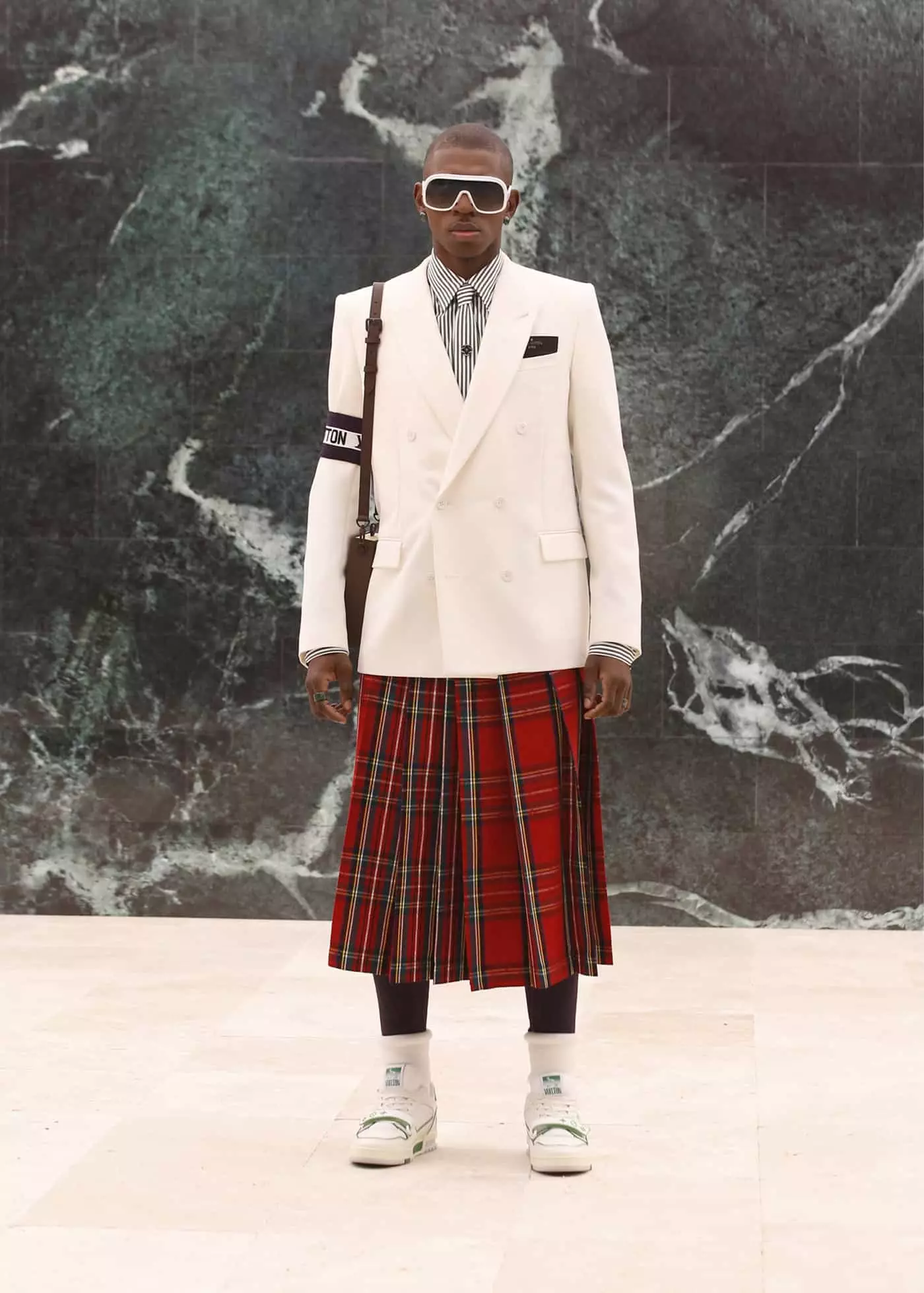 Mae Louis Vuitton’s New Fall Menswear Is All Business 6687_38