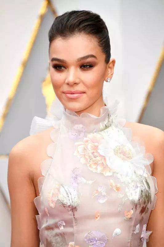 Hailee Steinfeld ar New Music, Pitch Perfect 3, agus a Reef Escape Campaign 67142_5