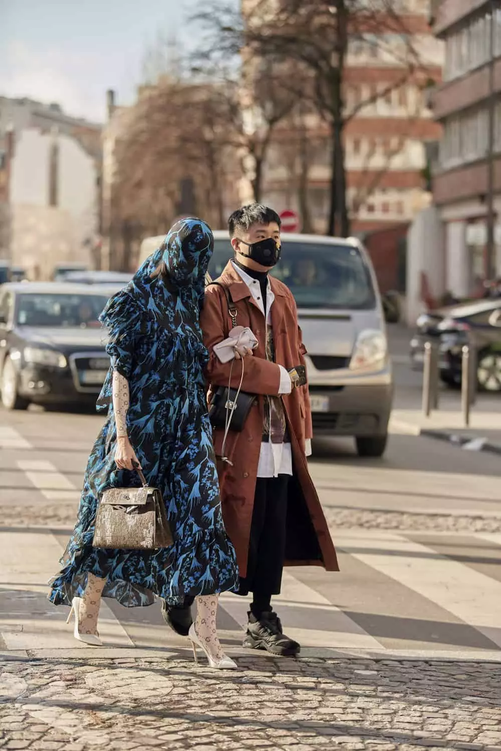 De beste streetstyle-lookene fra dag 1 og 2 av Paris Fashion Week 67517_44