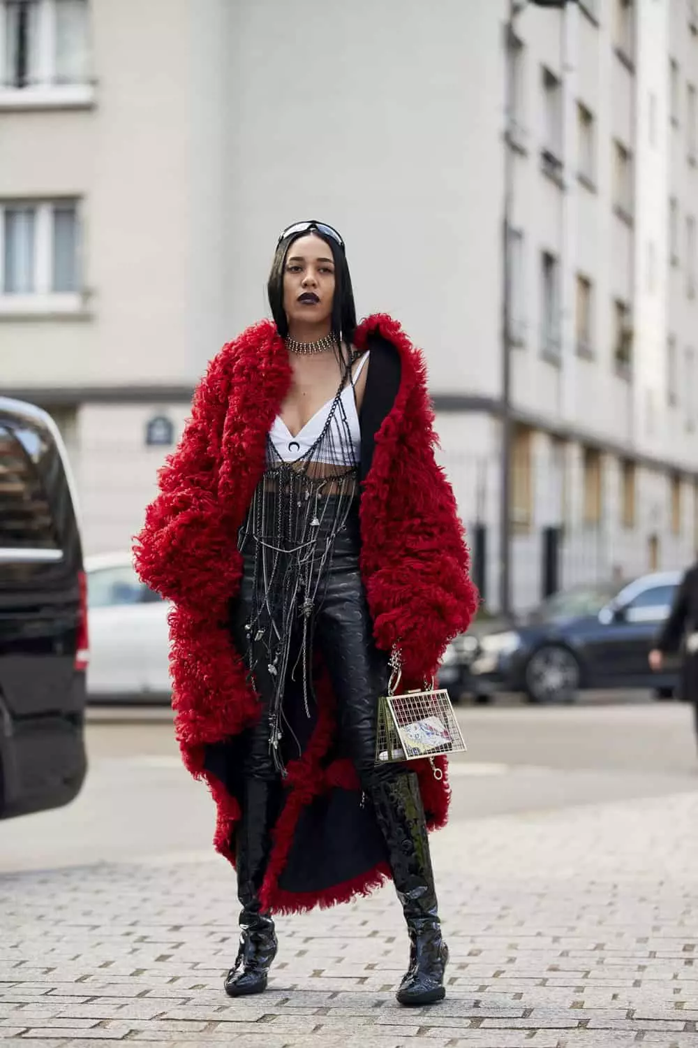 De beste streetstyle-lookene fra dag 1 og 2 av Paris Fashion Week 67517_45