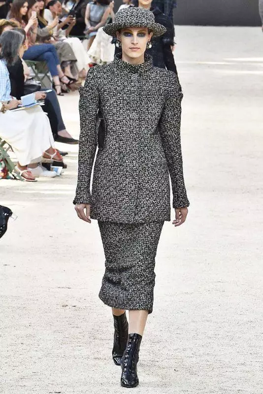 Hołd Karla Lagerfelda dla Paryża w Haute Couture 67997_14