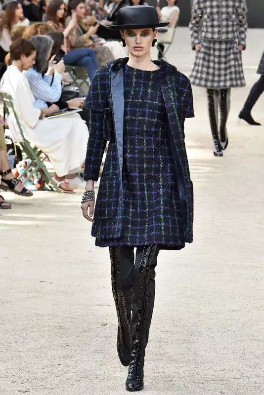 Hołd Karla Lagerfelda dla Paryża w Haute Couture 67997_16
