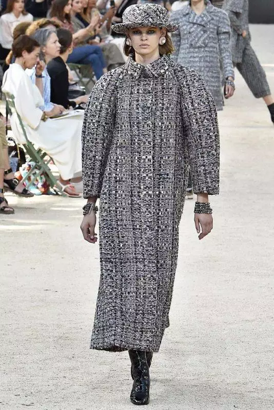 Hołd Karla Lagerfelda dla Paryża w Haute Couture 67997_18