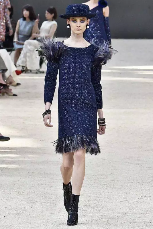 Kulemekeza kwa Karl Lagerfeld ku Paris ku Haute Couture 67997_31