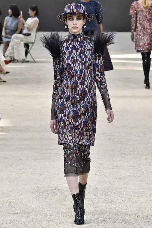 Hołd Karla Lagerfelda dla Paryża w Haute Couture 67997_37