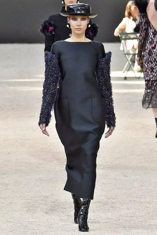 Hołd Karla Lagerfelda dla Paryża w Haute Couture 67997_39