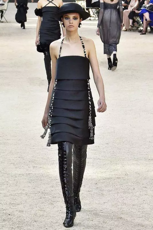 Kulemekeza kwa Karl Lagerfeld ku Paris ku Haute Couture 67997_49