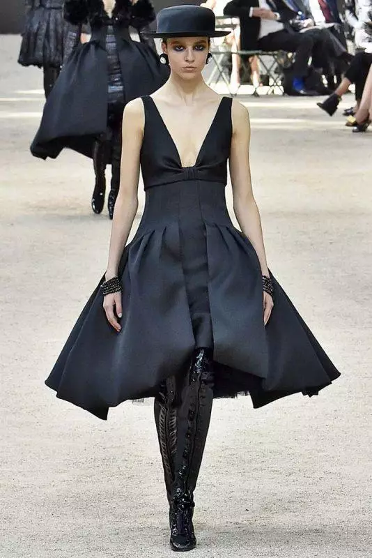 Kulemekeza kwa Karl Lagerfeld ku Paris ku Haute Couture 67997_55