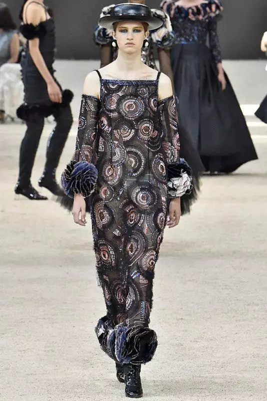 Hołd Karla Lagerfelda dla Paryża w Haute Couture 67997_60