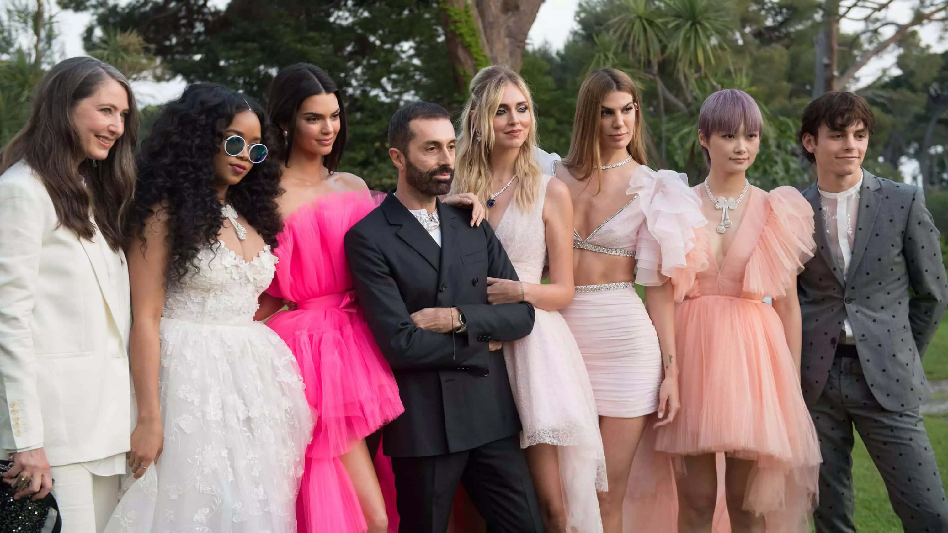 All the Best Moments (and Lewks) Mula sa $15 Million Cannes Gala ng amfAR 6871_45