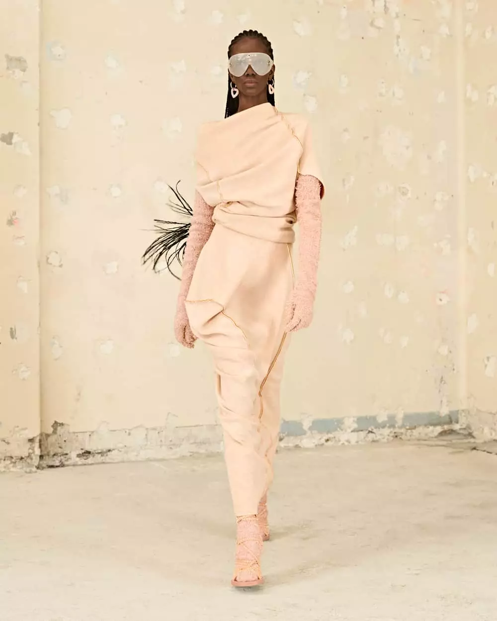 Acne Studios propose une « robe de couette » pour l'automne 21, et nous sommes dedans ! 6874_24