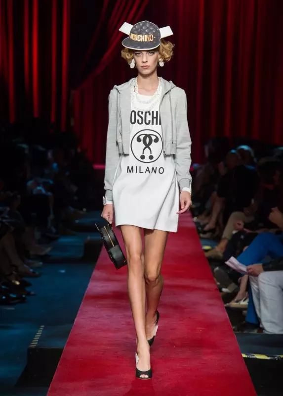 Jeremy Scott Reimagines Valley of the Dolls for Moschino Spring '17 68949_23
