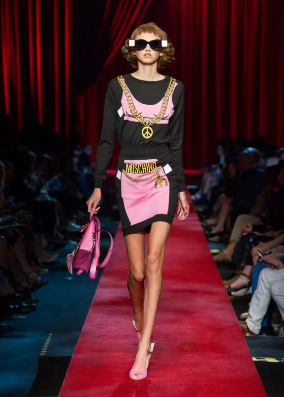 Jeremy Scott Moschino Bahar '17 üçün Kuklalar Vadisini yenidən təsəvvür edir 68949_30