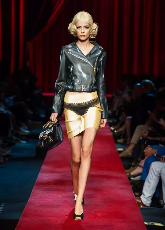 Jeremy Scott Moschino Bahar '17 üçün Kuklalar Vadisini yenidən təsəvvür edir 68949_43