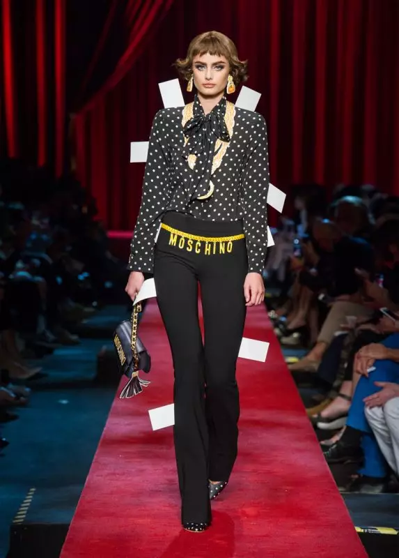 Džeremijs Skots Reimagina Leļļu ieleju Moschino Spring '17 68949_8