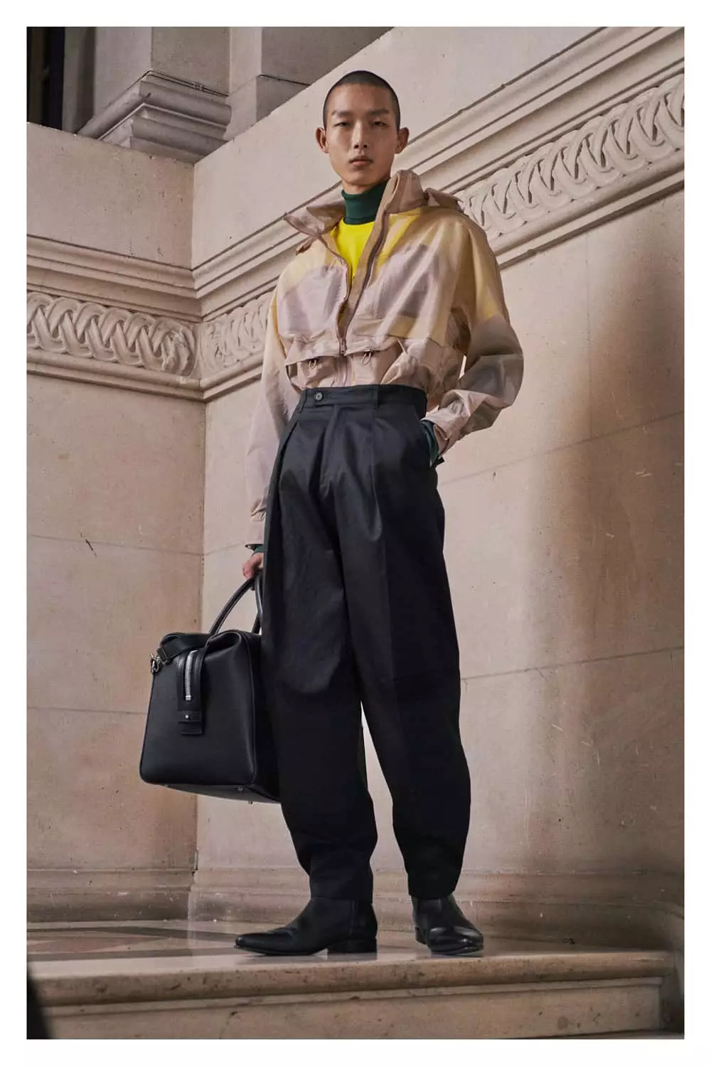 Saks Karun Avenue ká Dior Iyasoto, British Vogue ká New Bẹwẹ 7015_9