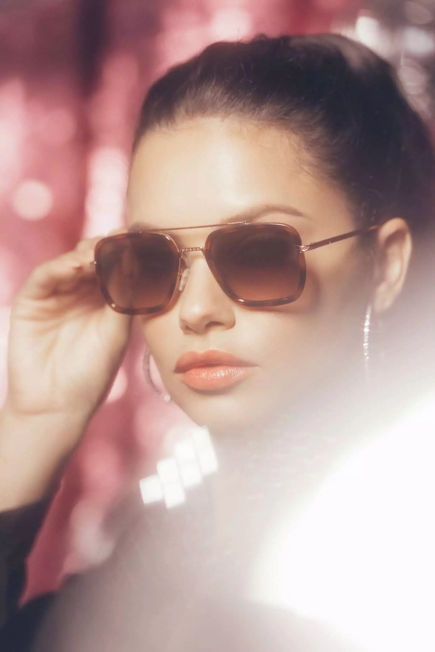 Adriana Lima's Future's So Bright ، وعليها ارتداء الظلال (وتصميمها!) 7129_7