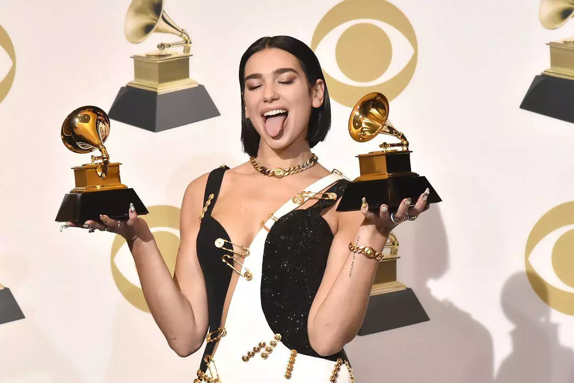 ពានរង្វាន់ Grammys ឆ្នាំ 2021 ត្រូវបានពន្យារពេលជាផ្លូវការហើយ នេះជាមូលហេតុដែលពានរង្វាន់ SAG មិនសប្បាយចិត្ត! 7406_1