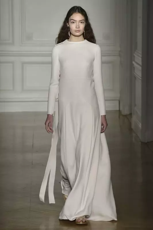 Subtil élégance chez Valentino Haute Couture Printemps 2017 74076_30