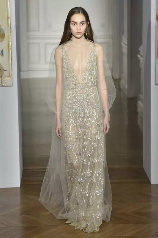 Fialam-boly amin'ny Valentino Haute Couture Lohataona 2017 74076_39