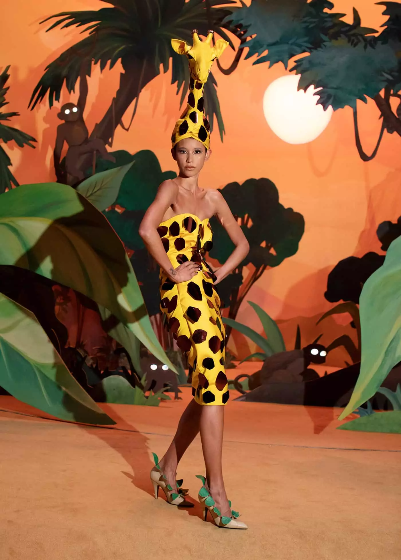 Jeremy Scott Yayi Gudu Da Daji Tare Da Nassoshinsa Don Faɗuwar Moschino '21 7432_26