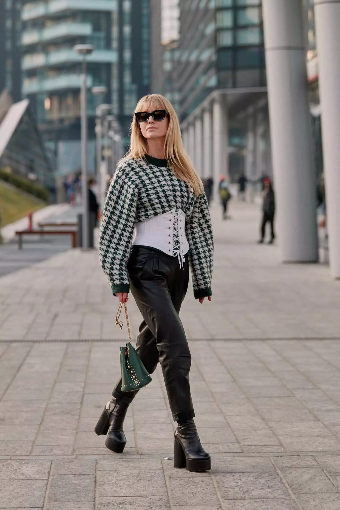 Os 135 mellores looks de Street Style da Semana da Moda de Milán 74484_25