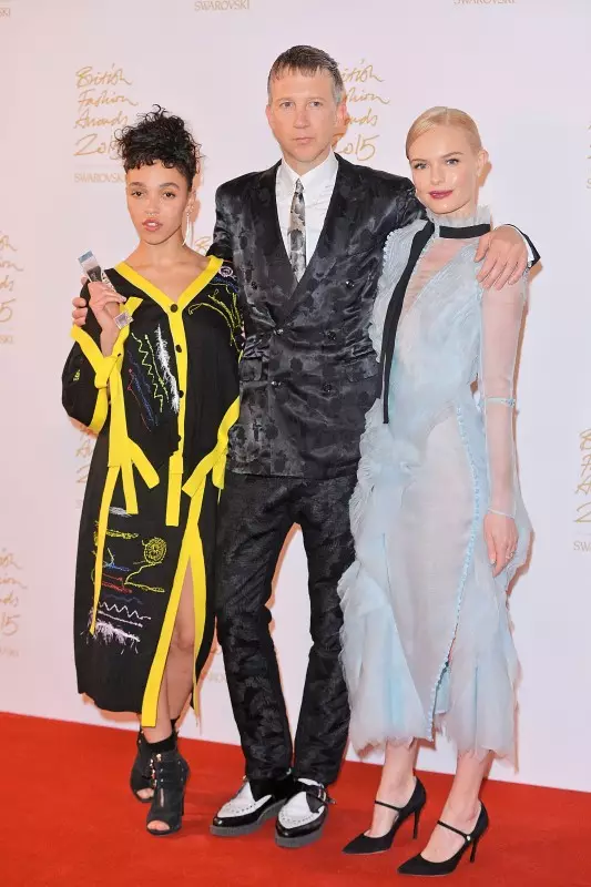 British Fashion Awards: J.W. Anderson, Karl Lagerfeld, Stella McCartney Gba Awọn iyin Top 7473_10