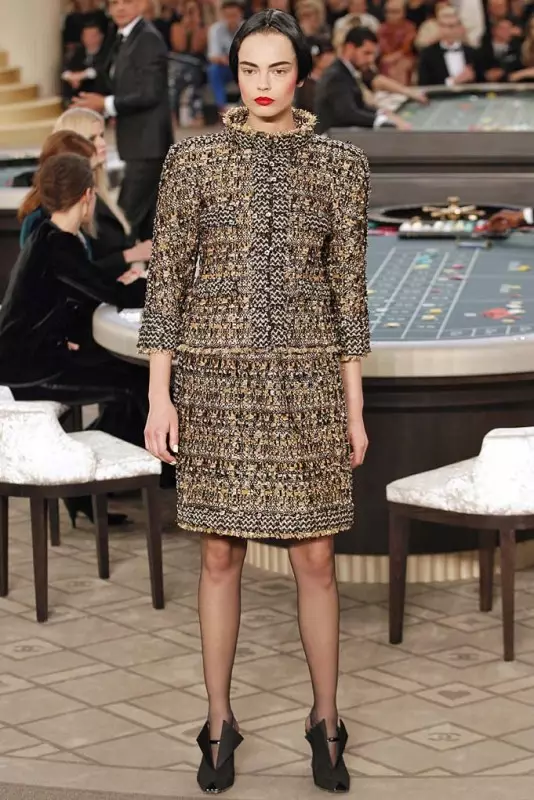 Chanel Haute Couture រដូវស្លឹកឈើជ្រុះឆ្នាំ 2015 7474_16