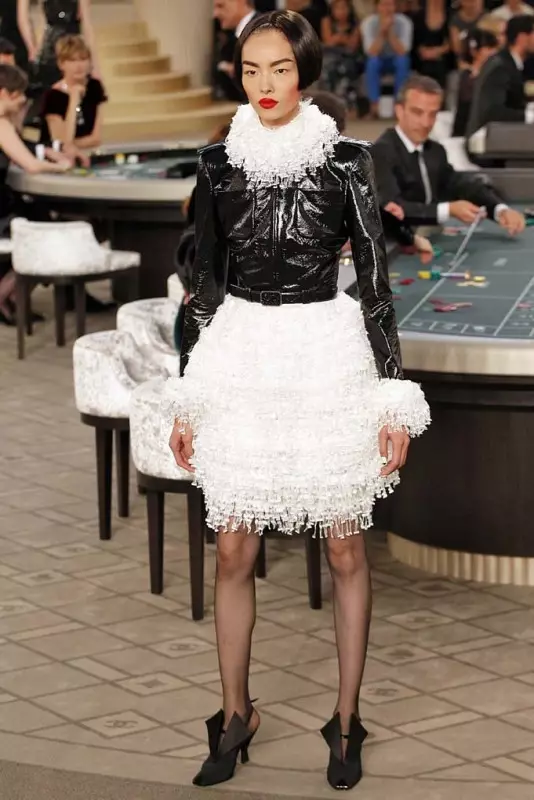 Chanel Haute Couture-ի աշուն 2015 թ 7474_42