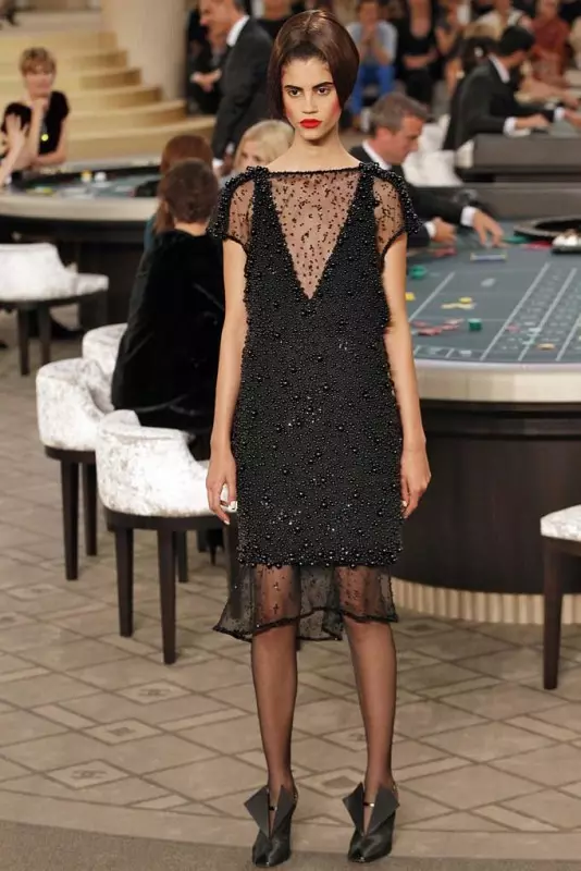 Chanel Haute Couture ውድቀት 2015 7474_43