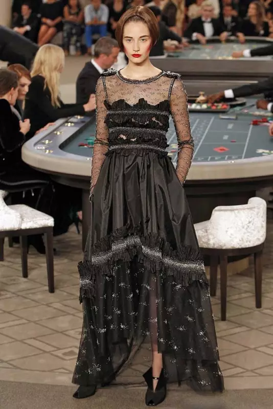 Chanel Haute Couture 2015 წლის შემოდგომა 7474_64