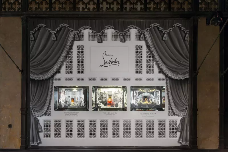 Ο Christian Louboutin αποκαλύπτει σουρεαλιστικά παράθυρα στην Saks Fifth Avenue