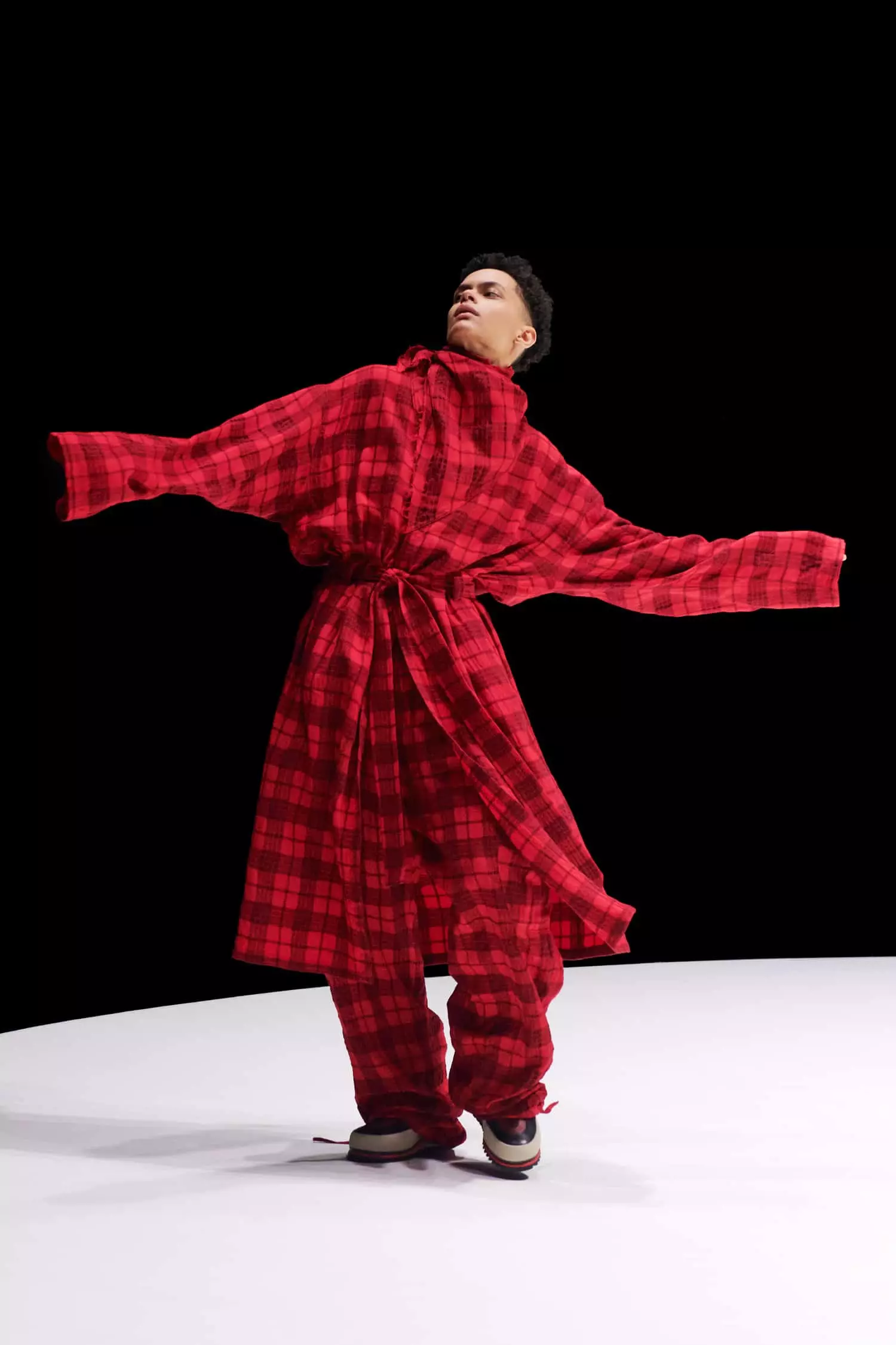 Kenzo's Colorful Fall Winter '21 වීඩියෝව, දිවංගත නිර්මාතෘගේ ජීවිතය සඳහා ඇති ආශාව සමරන ලදී 7600_41