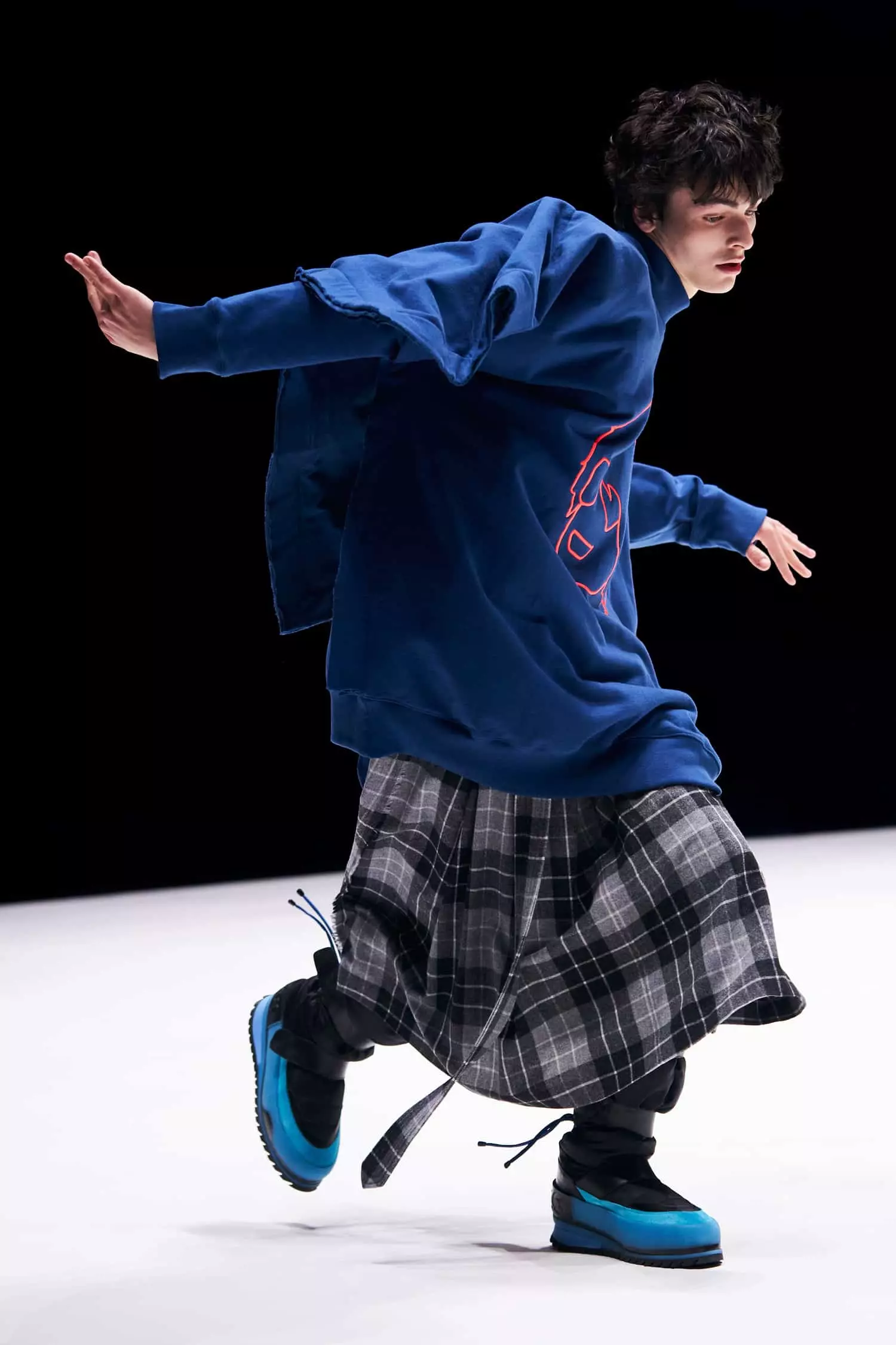 Video Kenzo's Colourful Fall Winter '21 Meraikan Keghairahan Mendiang Pengasas Untuk Kehidupan 7600_47