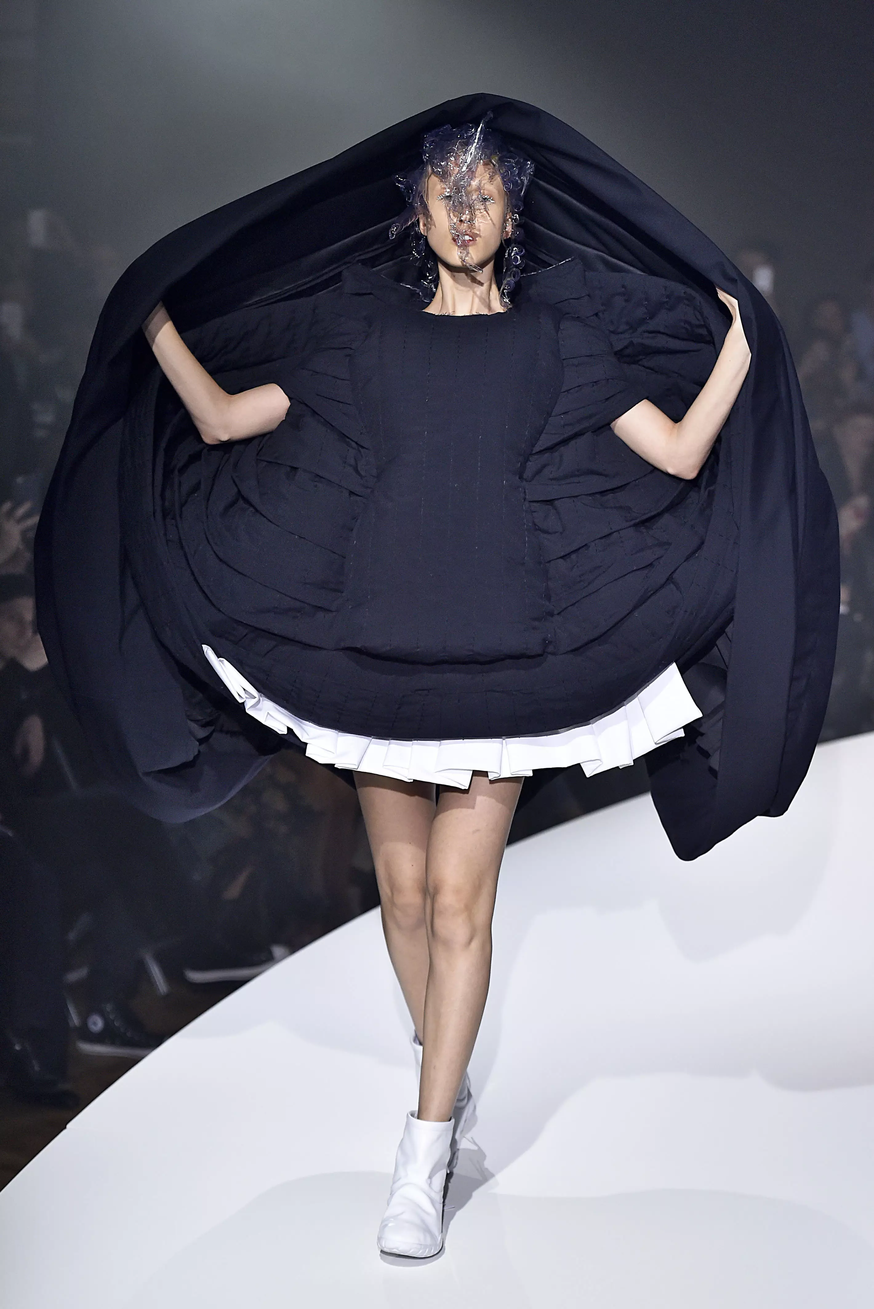 Рей Кавакубо е темата на The Met Costume Institute за пролетта '17