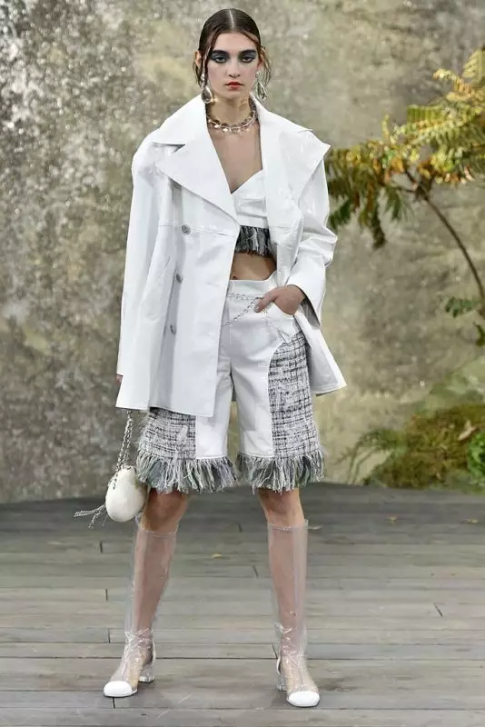 Ang Rainy Day Solution ni Karl Lagerfeld sa Chanel 76845_4