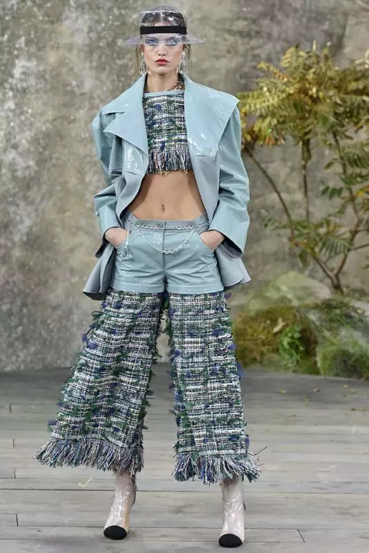 La solució de dia plujós de Karl Lagerfeld a Chanel 76845_5