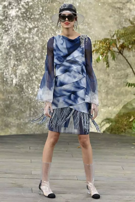 La solució de dia plujós de Karl Lagerfeld a Chanel 76845_59